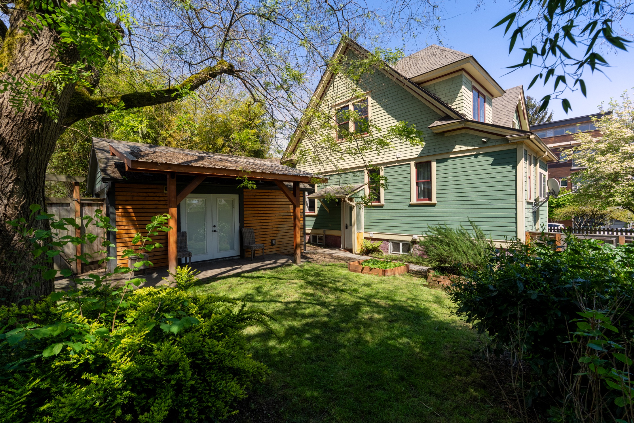 Vibrant Victorian On N Mississippi - Portland, OR